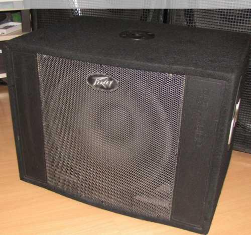 Активный сабвуфер Peavey 800W 1шт Pro SUB-115 Orig