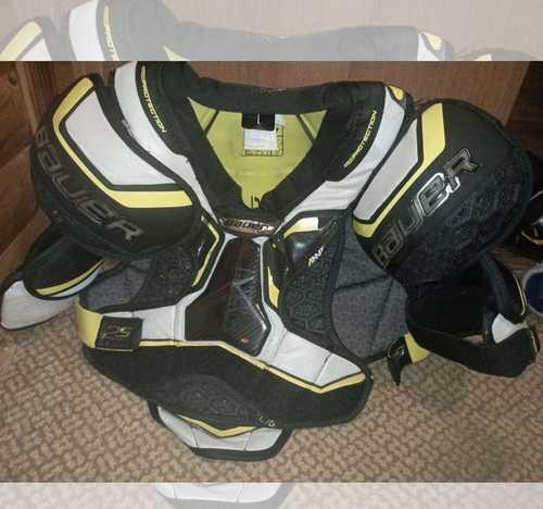 Нагрудник хоккейный bauer supreme 2s pro