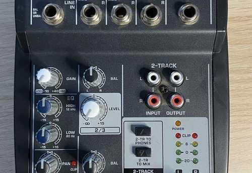 Аналоговый микшерный пульт Behringer Xenyx502