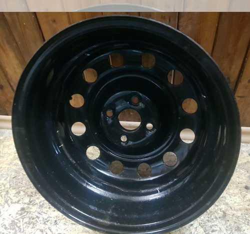 Штампованный диск r15 4x100