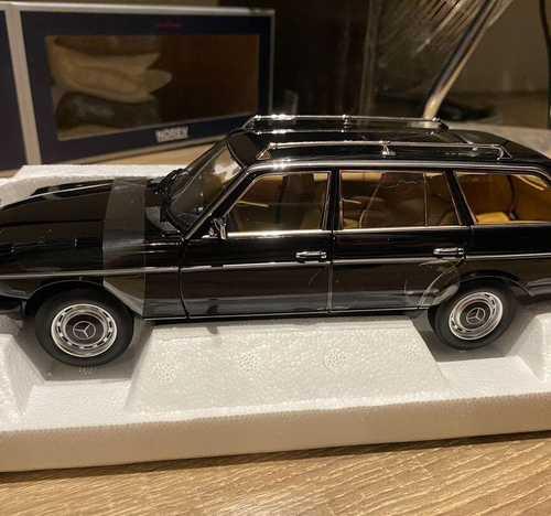 Модель автомобиля 1:18 mercedes s123t norew