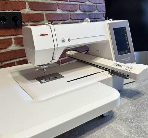 Швейная машинка Janome Memory Craft 550e