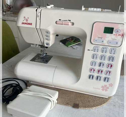 Швейная машинка janome DC 4030