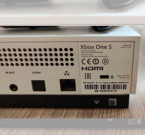 Xbox one s 2 геймпада 1tb с играми