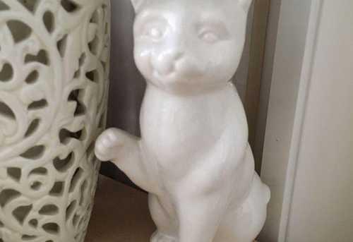 Фигурка кошка