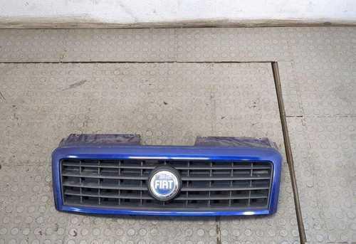 Решетка радиатора Fiat Doblo, 2010