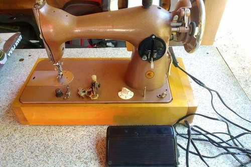 Швейная машина Подольск с мотором от мастера