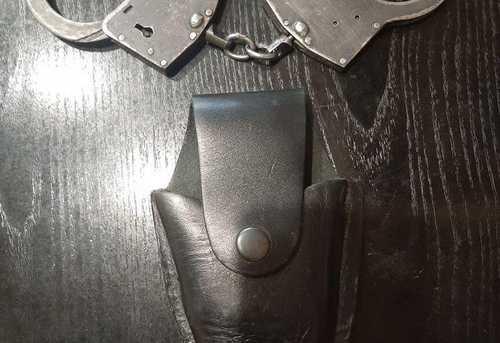 Кожаный чехол для наручников