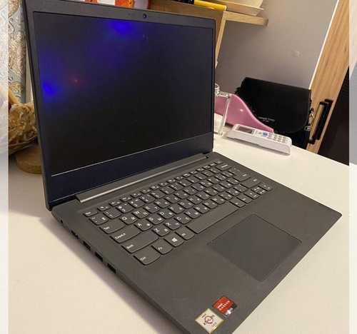 Ноутбук Lenovo V14