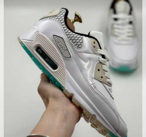 Кроссовки белые женские Nike Air Max 90