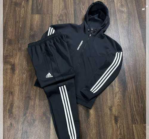 Спортивный костюм adidas