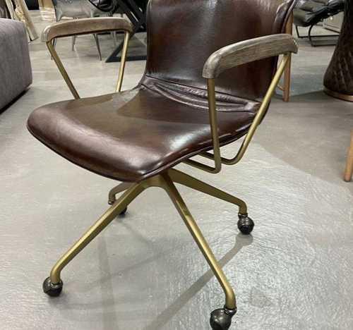 Кресло Mobile Arm Chair with Rollers