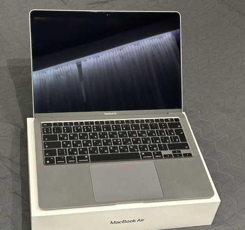 MacBook Air 13 (2020, M1), 256 ГБ, M1 (8-core), RAM 8 ГБ, GPU 7-core
