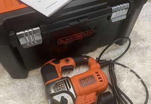 Лобзик электрический Black Decker 650w + ящик