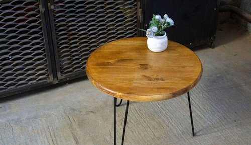 Журнальный круглый стол из дерева