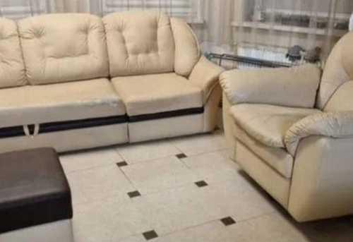 Угловой диван с креслом и пуфиком