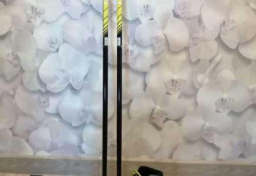 Лыжные палки и ботинки(32 размер)