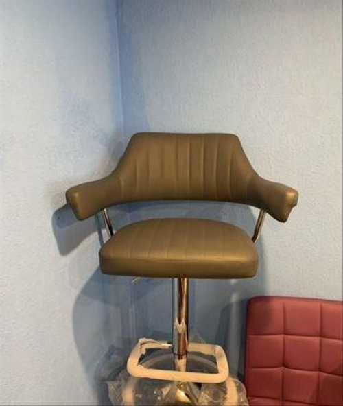 Барный стул с подлокотниками серый