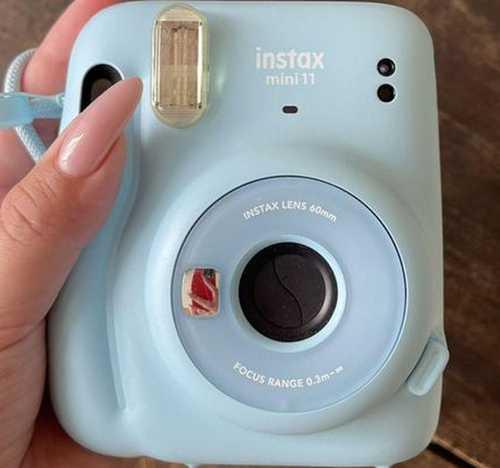 Пленочный фотоаппарат instax mini 11