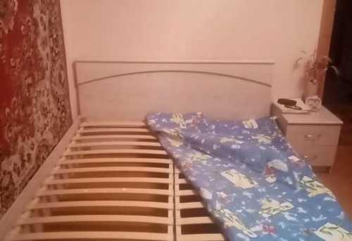 Кровать двухспальн 160 200 бу без матр 5 т