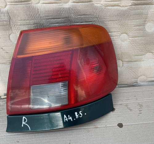 Задний правый фонарь ауди а-4 б-5