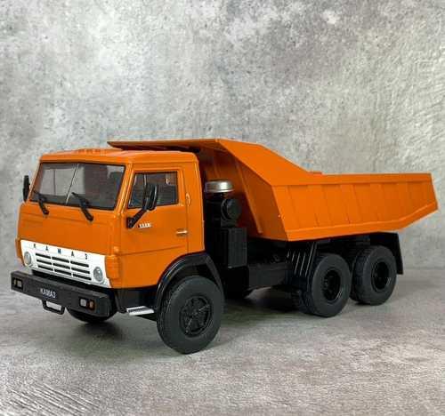 Редкая модель камаз-55111 Самосвал 1:43