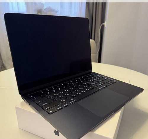 Macbook Air 13 m2 8 256