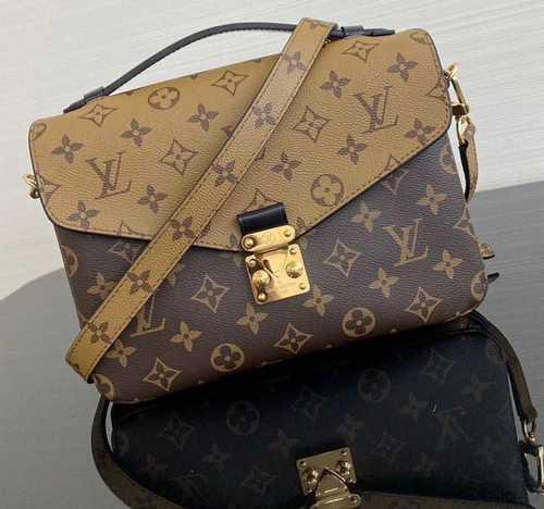 Сумка Louis Vuitton Pochette Metis Monogram Revers