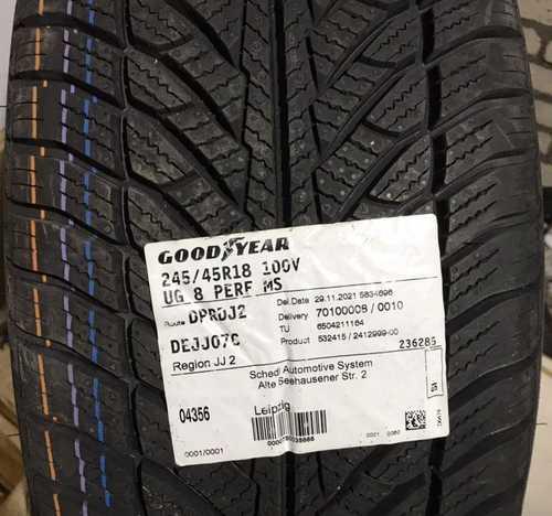 Goodyear UltraGrip 8 Performance 245/45 R18 100V