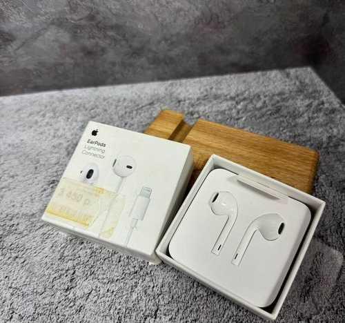 Наушники с микрофоном Apple EarPods Lightning