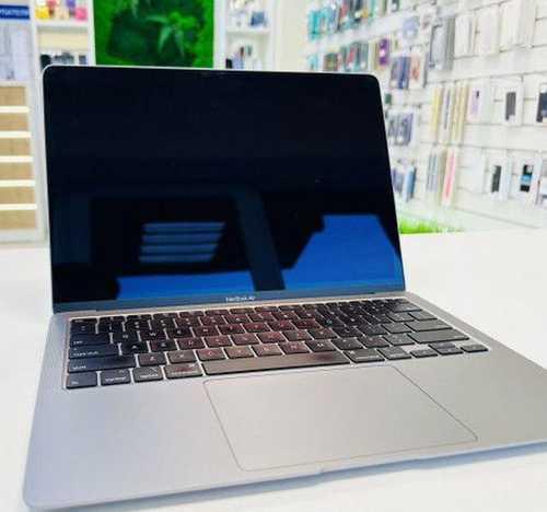 Apple Macbook Air 13 16/256 (2020) Идеальное Б/У