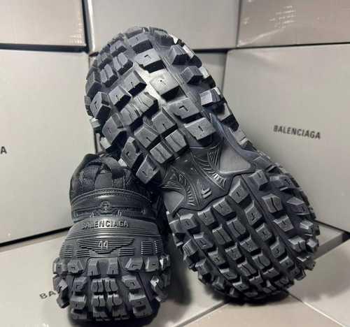 Balenciaga defender