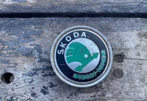 Колпачок, заглушка литого диска Skoda Octavia A4