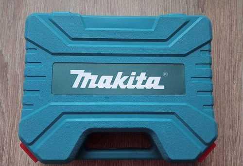 Шуруповерт-дрель Makita с набором инструмента