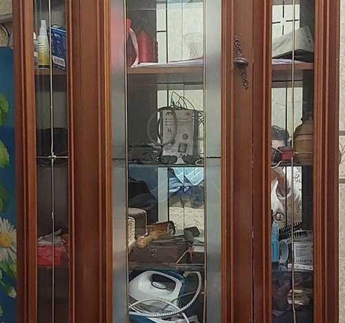 Продам сервант
