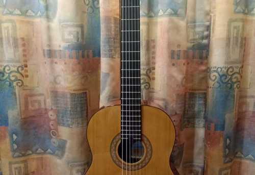 Продаётся классическая гитара yamaha C-40