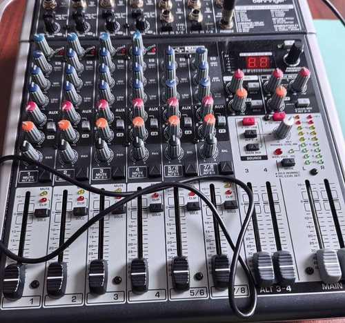 Микшерный пульт Behringer Xenyx X1204USB