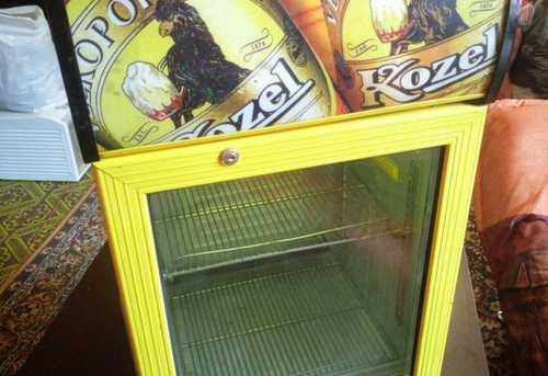 Холодильник-витрина для напитков маленький