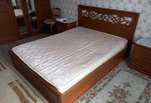 Кровать двуспальная с матрасом 160 *200