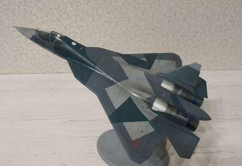 Модель самолёта Су-50