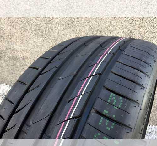 Tracmax X-Privilo TX3 255/40 R20