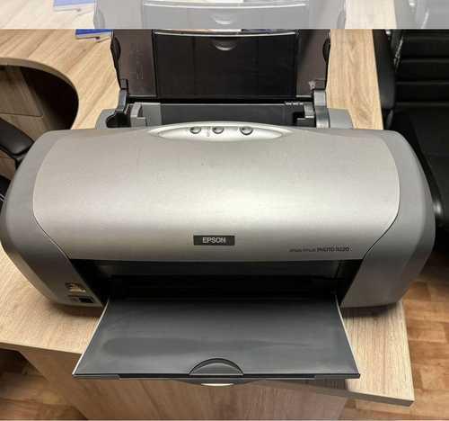 Цветной принтер Epson stylus photo r220