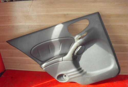 Обшивка задней двери Pontiac Grand Am 1998-2005