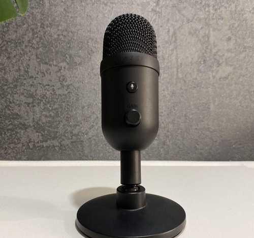 Микрофон Razer Seiren V2 X