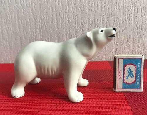 Белый медведь фарфоровая статуэтка