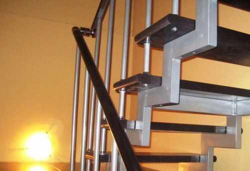 Сварной Каркас Лестницы на Монокосоуре в Дом
