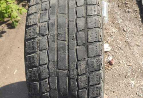 Yokohama 104ZR 215/55 R17