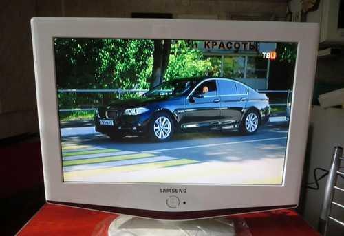 Телевизор Samsung 19 "и DVB-T2 приставка BBK