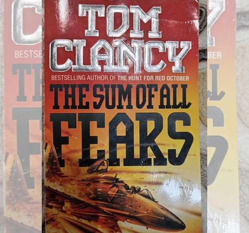 Книга на английском Tom Clancy The sum of all fear