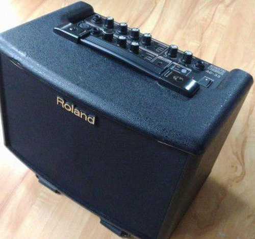 Комбоусилитель Roland AC-33